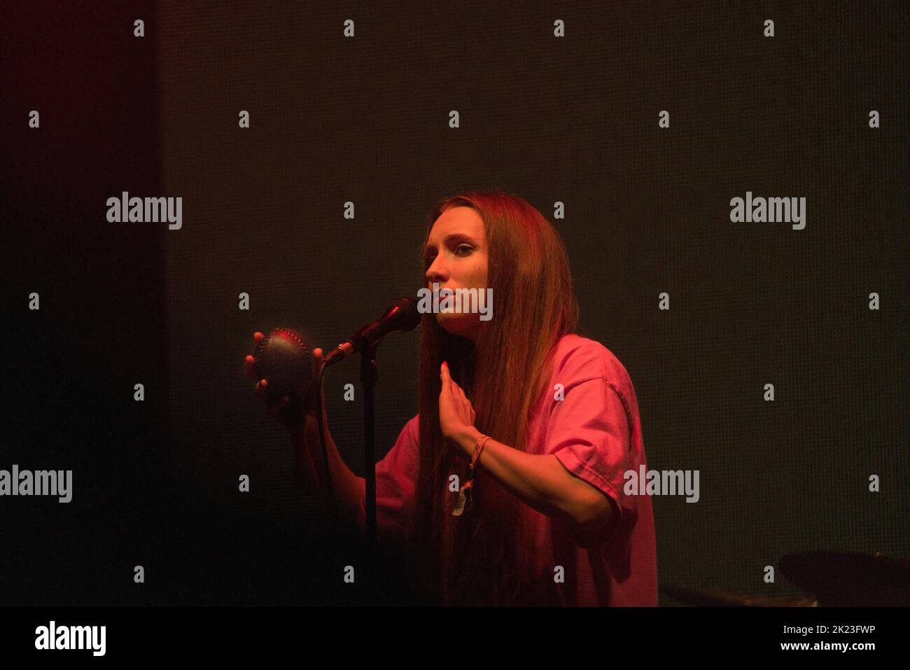 Florence Shaw from Dry Cleaning playing on the Far Out Stage at Green ...