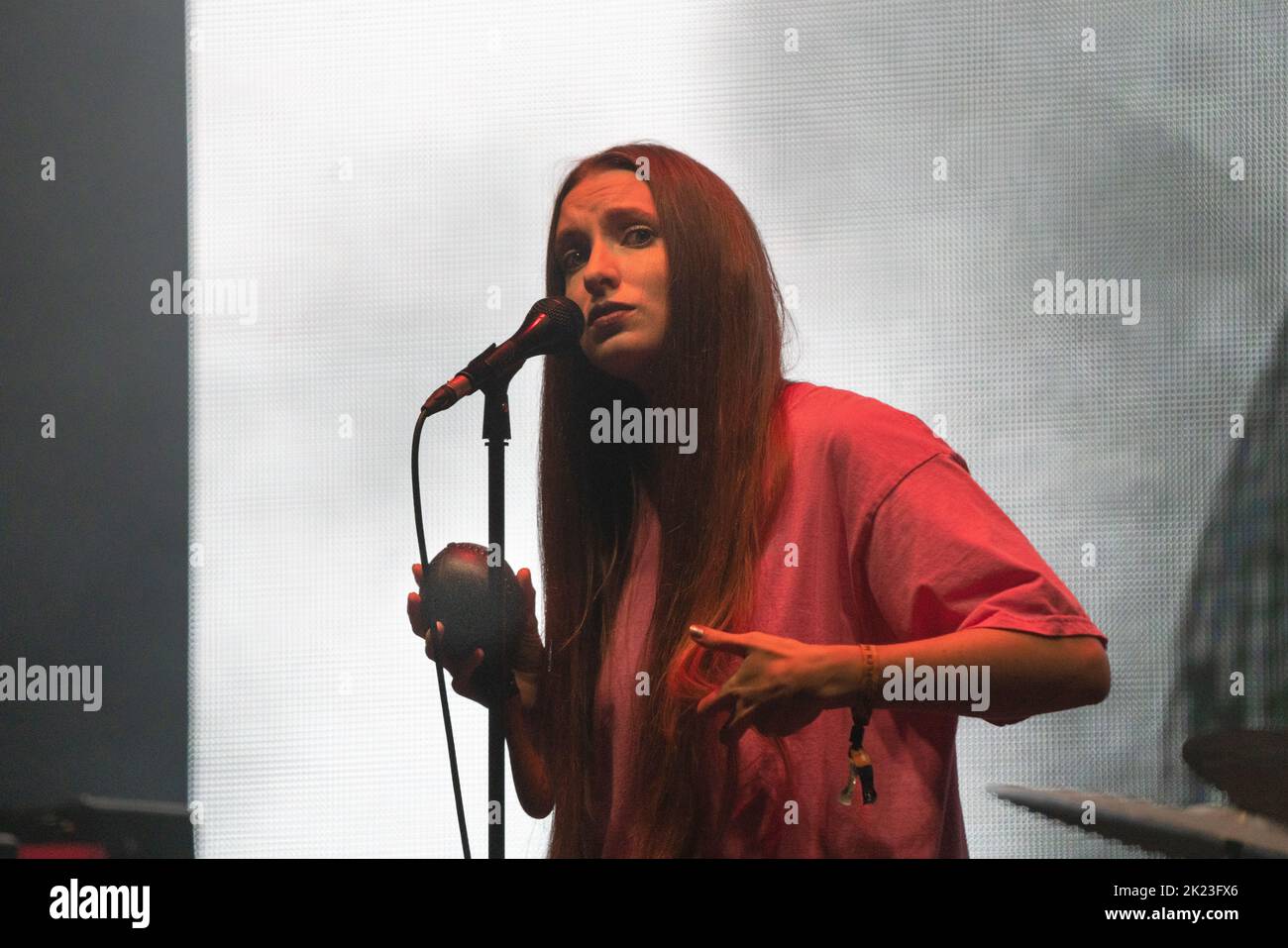 Florence Shaw from Dry Cleaning playing on the Far Out Stage at Green ...