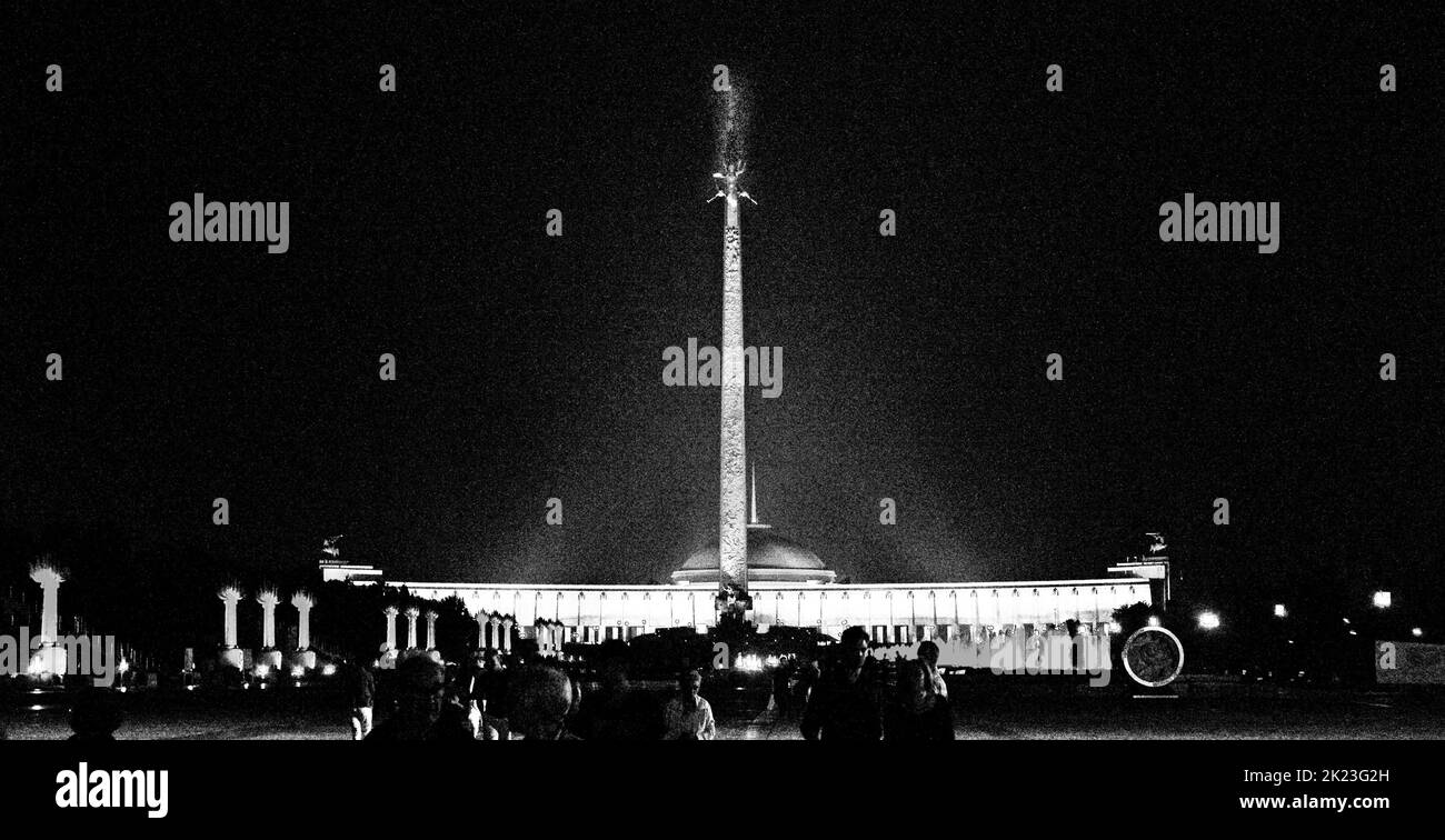 Monolith commemorating world war ii hi-res stock photography and images ...