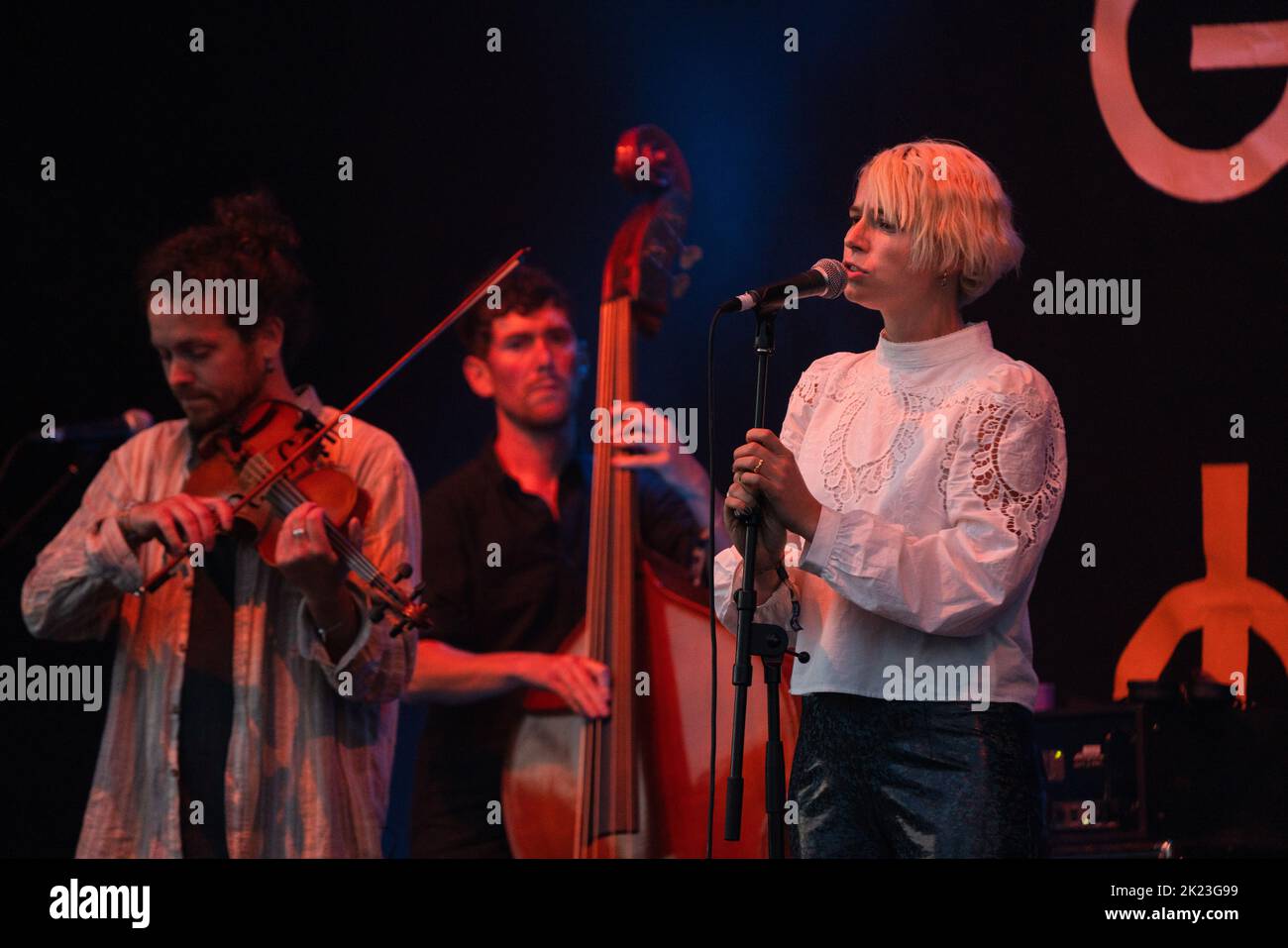 Jessie Buckley and Bernard Butler play the Walled Garden Stage at Green ...