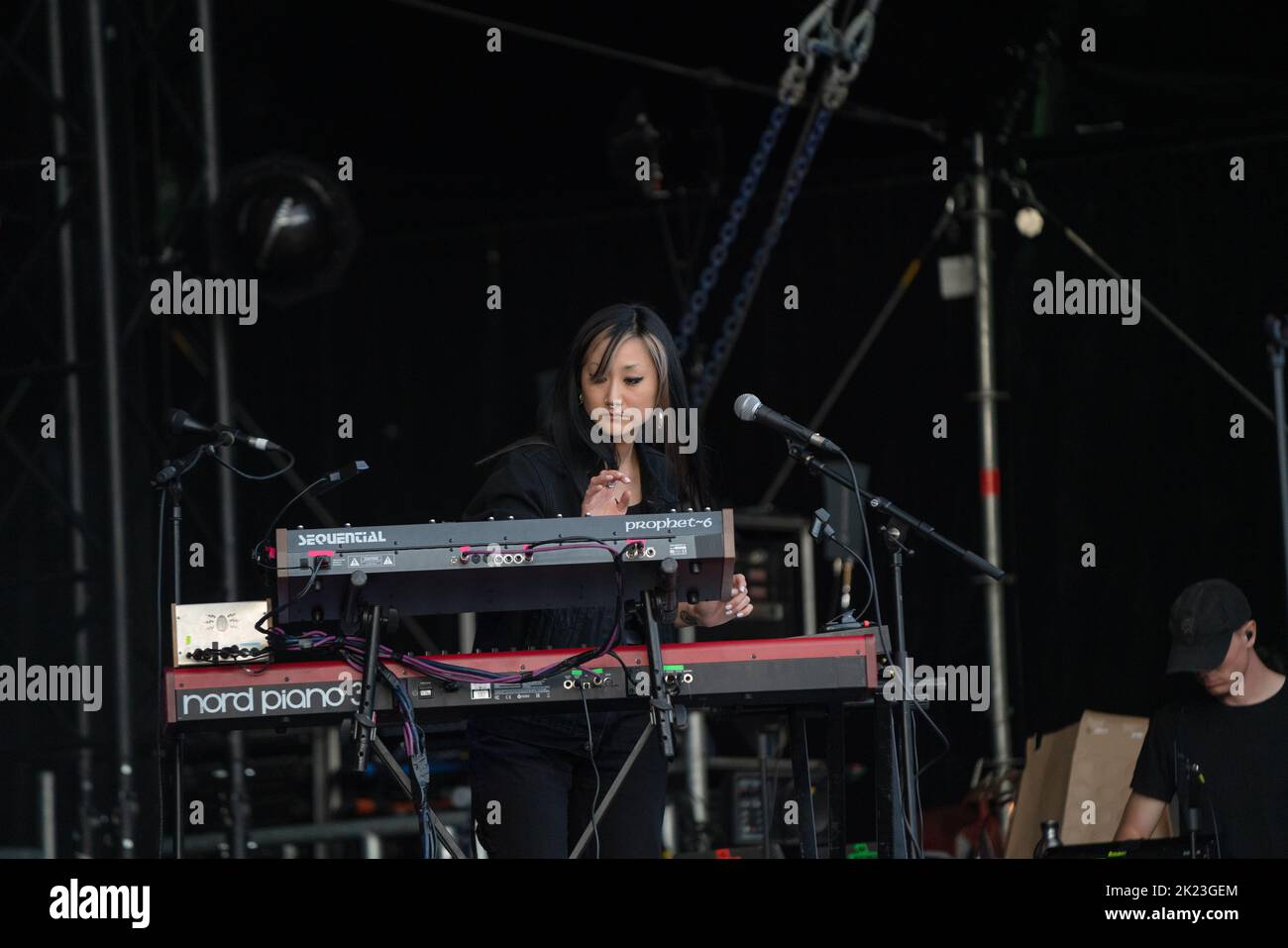 Kae Tempest's band plays the Mountain Stage on Day Two of the Green Man ...