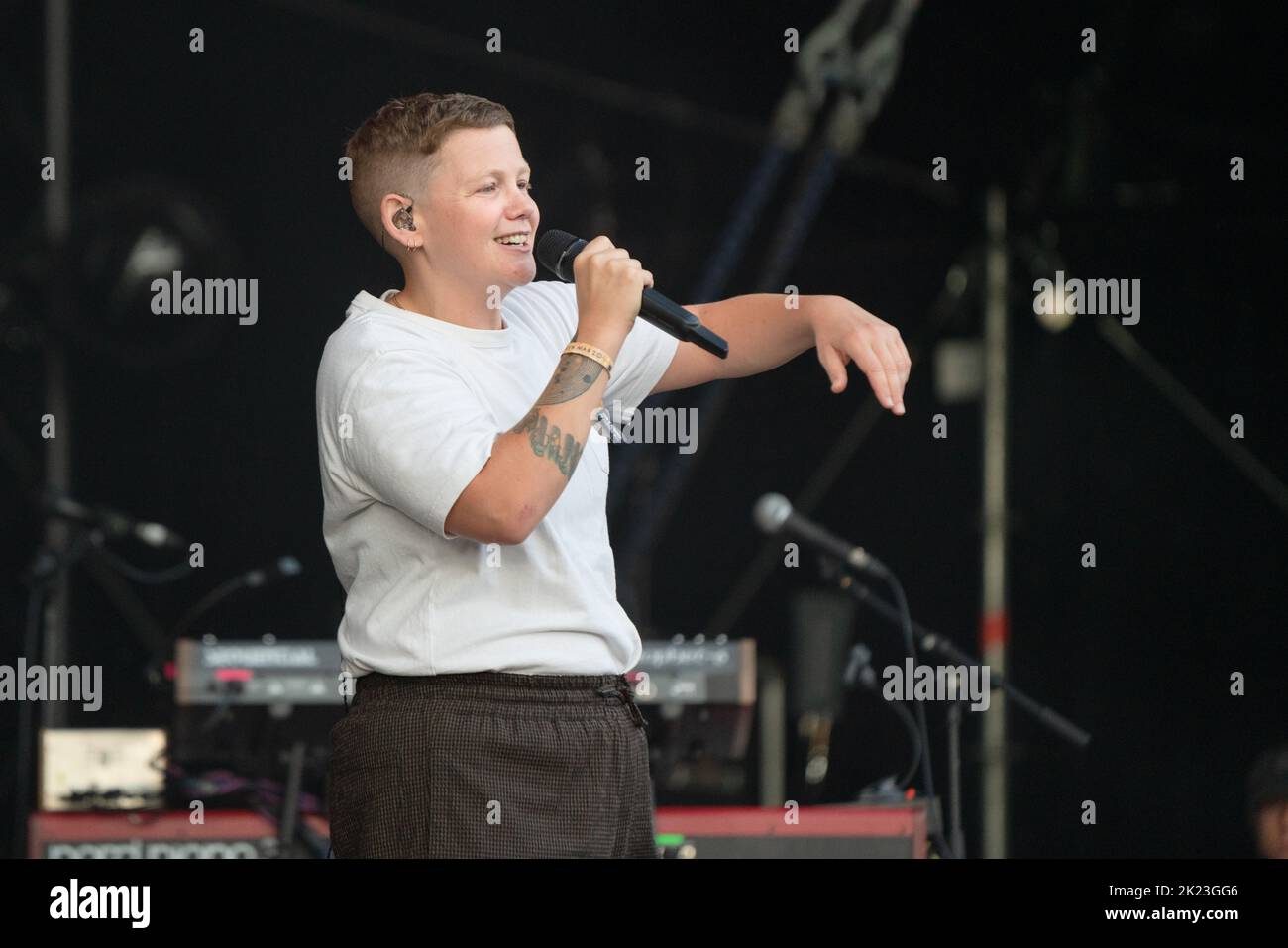 Kae Tempest plays the Mountain Stage at the Green Man 2022 music ...