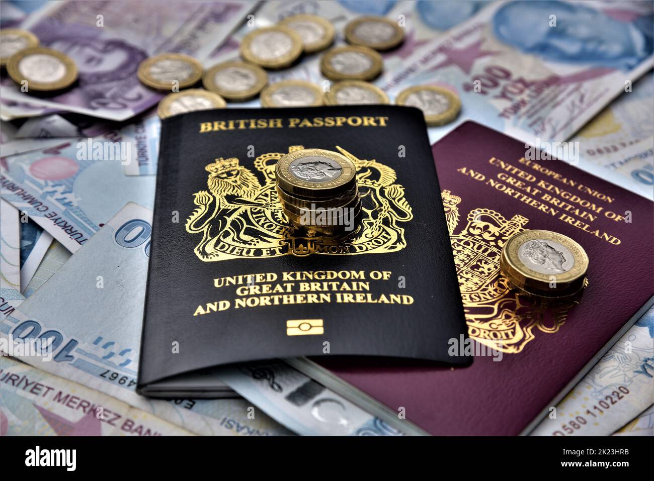 Uk and other bank notes hi-res stock photography and images - Alamy