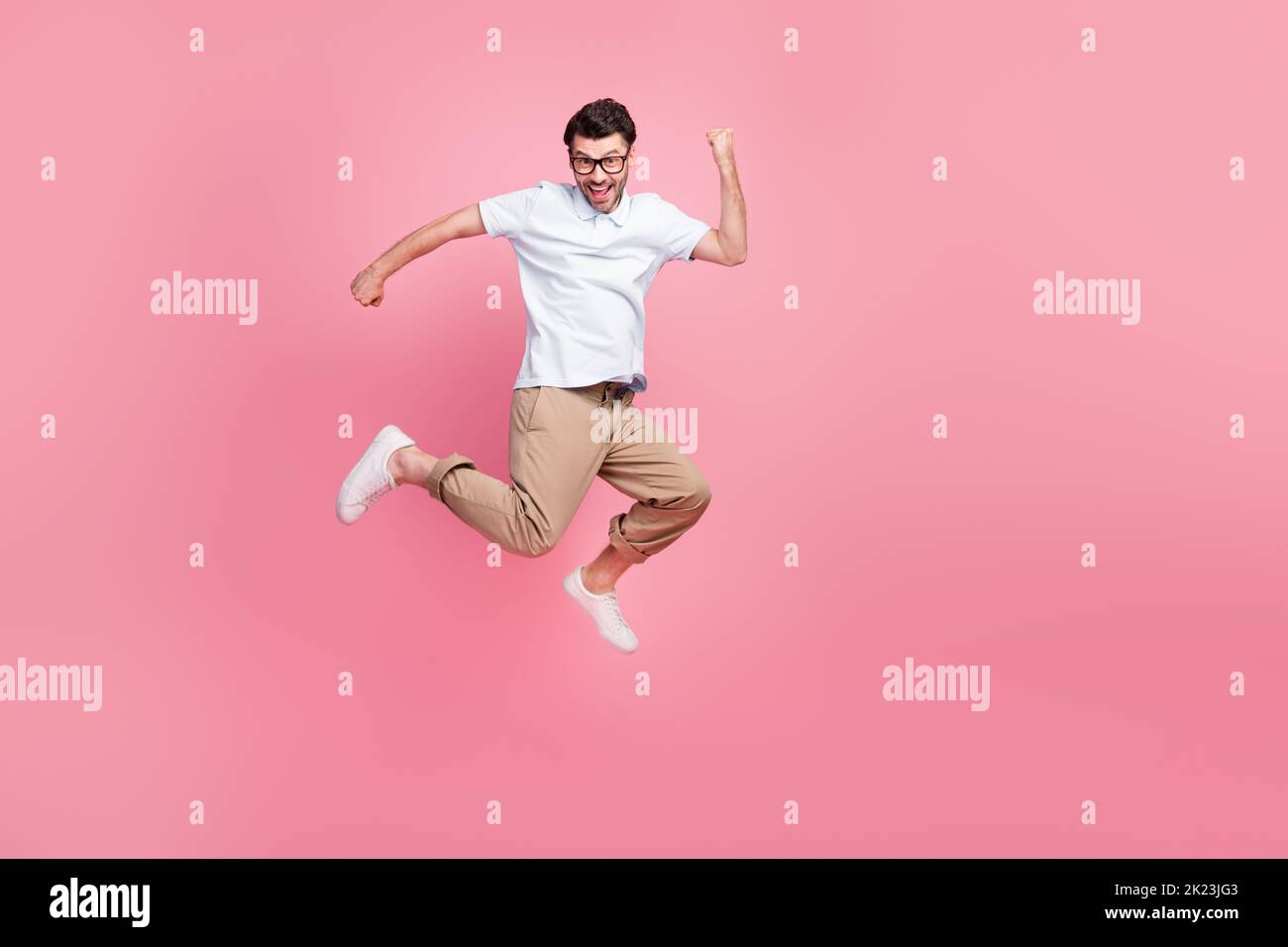 Full length photo of glad satisfied man rejoice career promotion boss ...