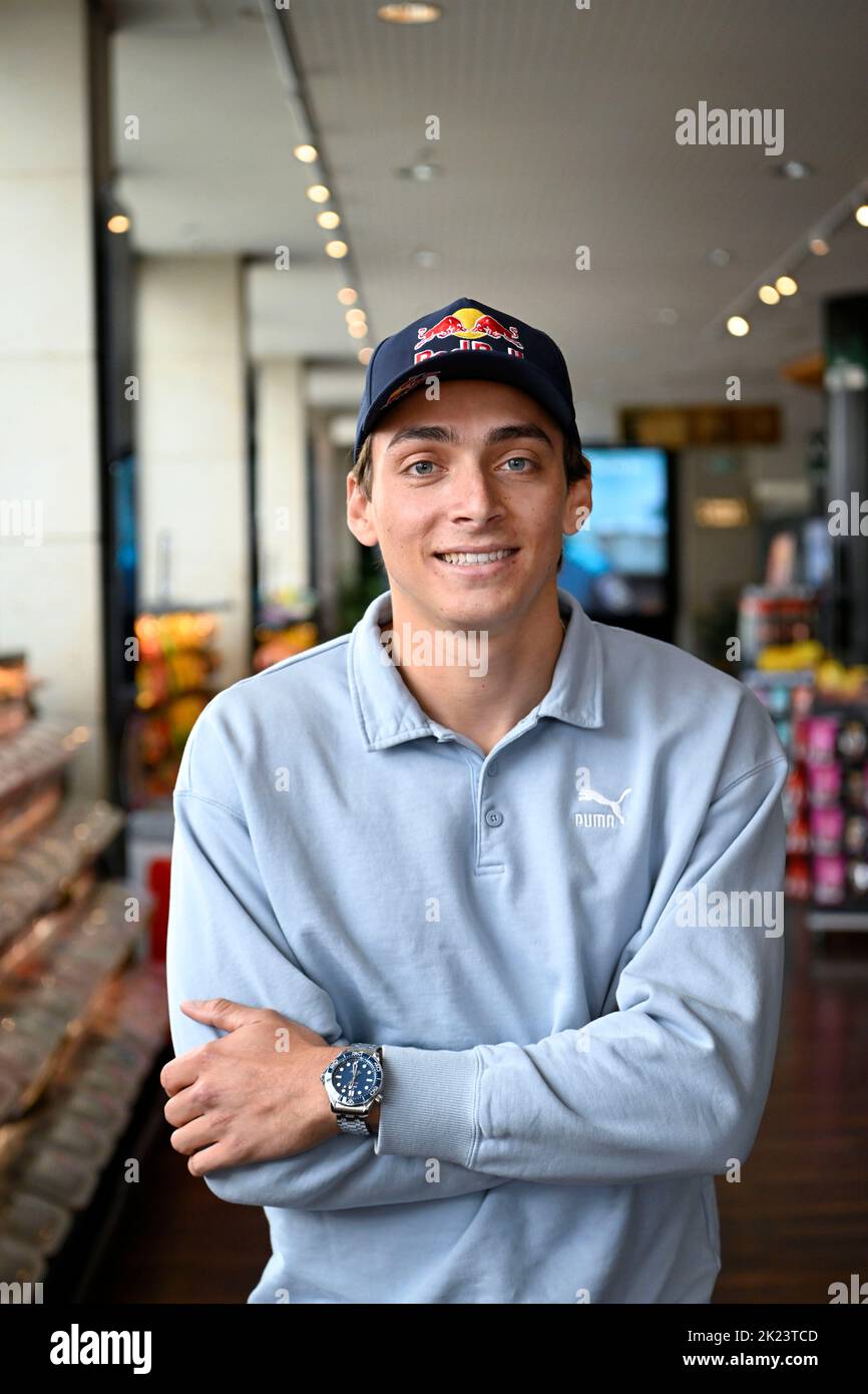 American born swedish pole vaulter photgraphed in stockholm hi-res ...