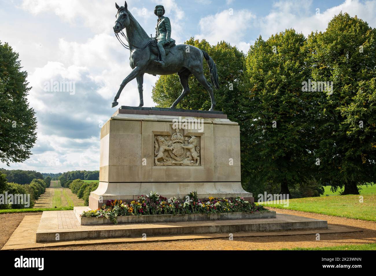 Windsor, UK. 22nd September, 2022. Floral tributes are pictured in ...