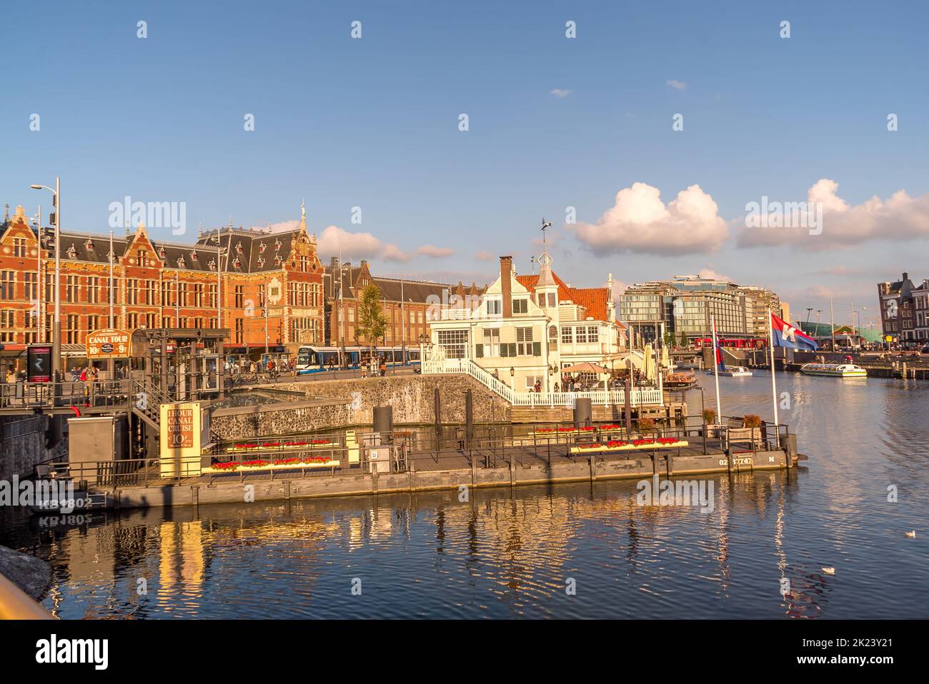 Amsterdam, Nederland - September, 2022: Beautiful Sun setting on the ...