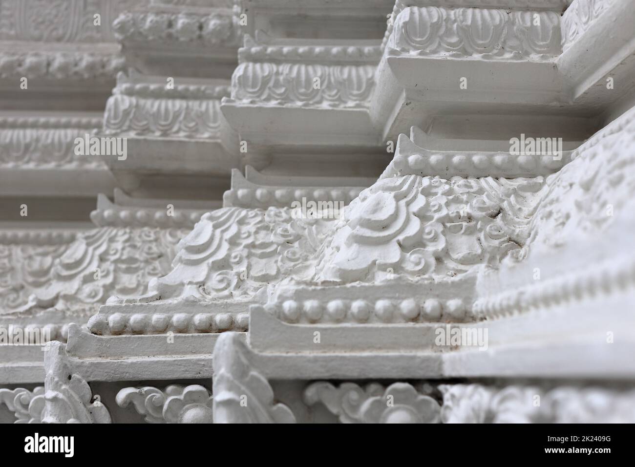 Beautiful Traditional Thai stucco designs on pillars, Thai art, texture ...
