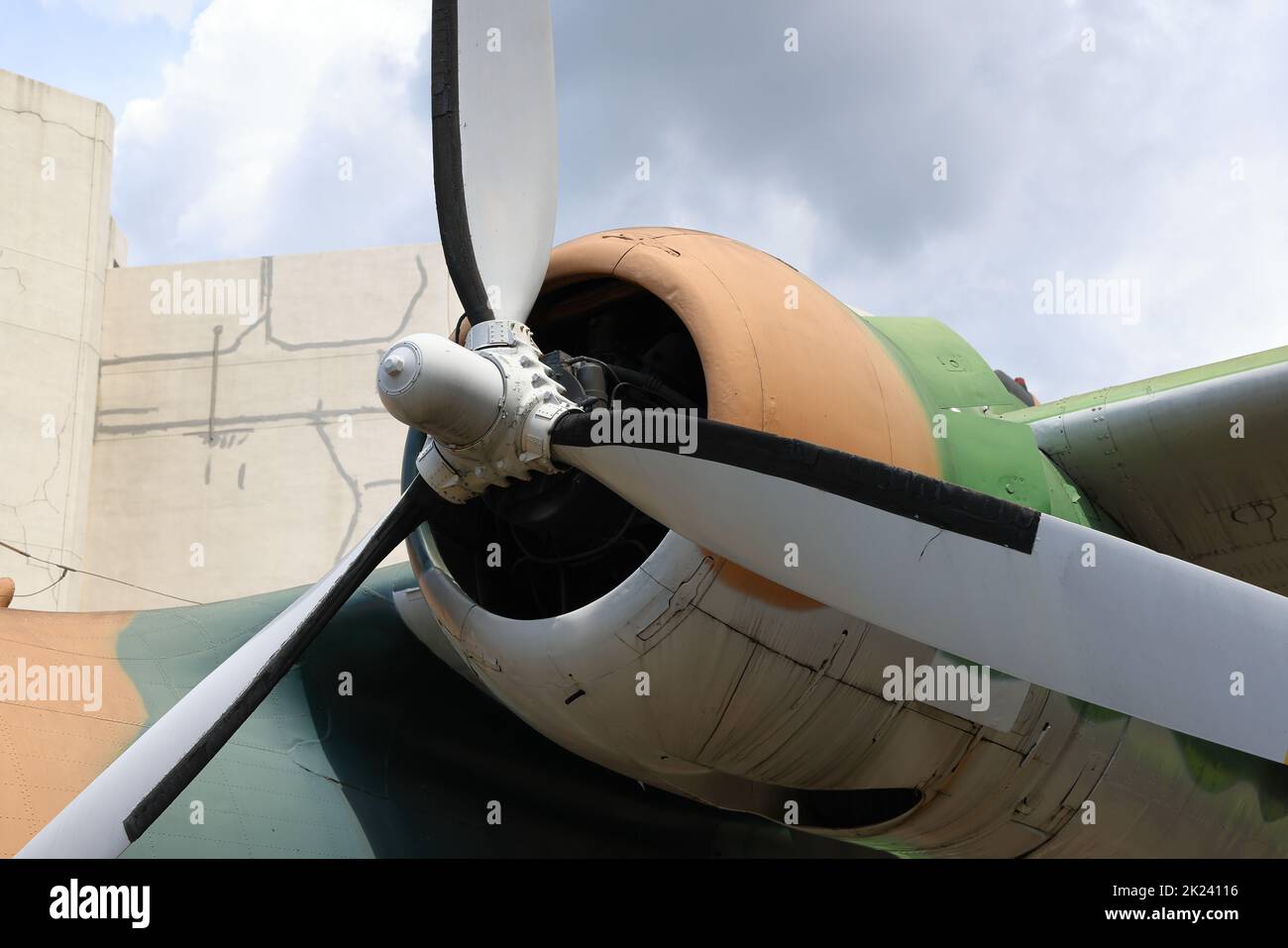 Close up engine and propeller of vintage plane Stock Photo - Alamy