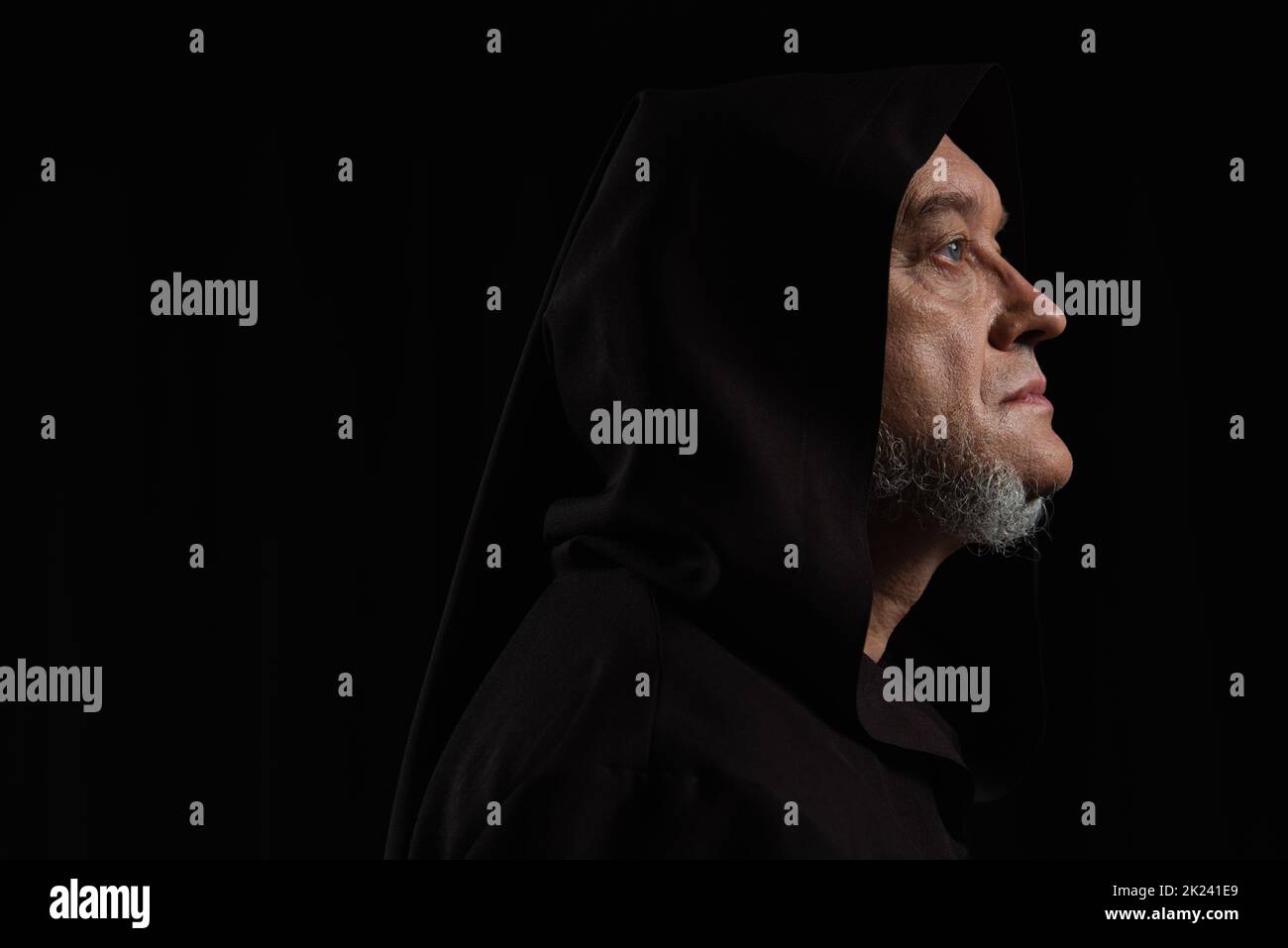 Catholic monk and profile hi-res stock photography and images - Alamy