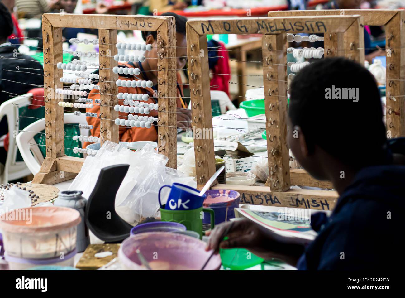 Kazuri kenya hi-res stock photography and images - Alamy