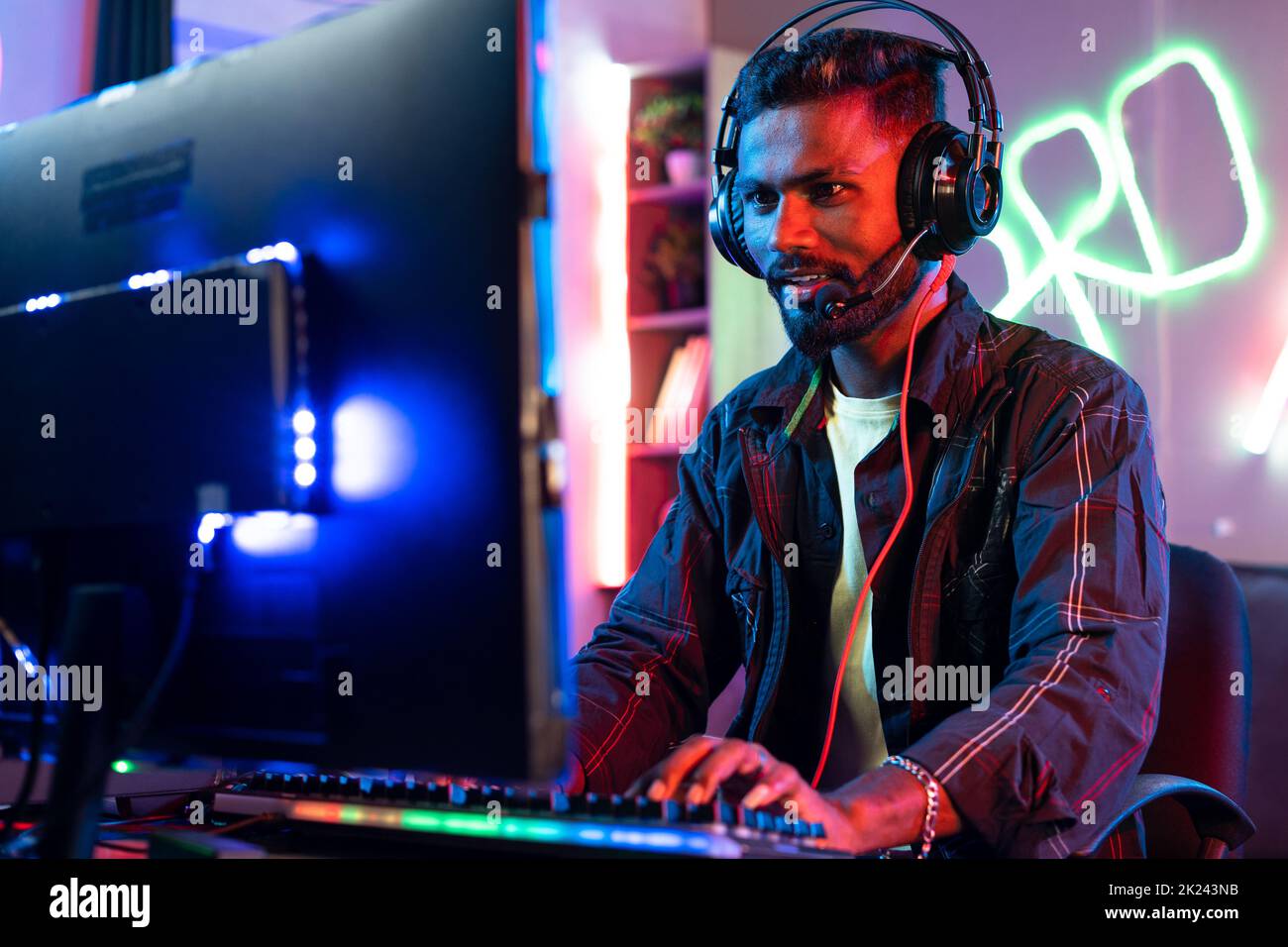 Pro gamer hi-res stock photography and images - Alamy