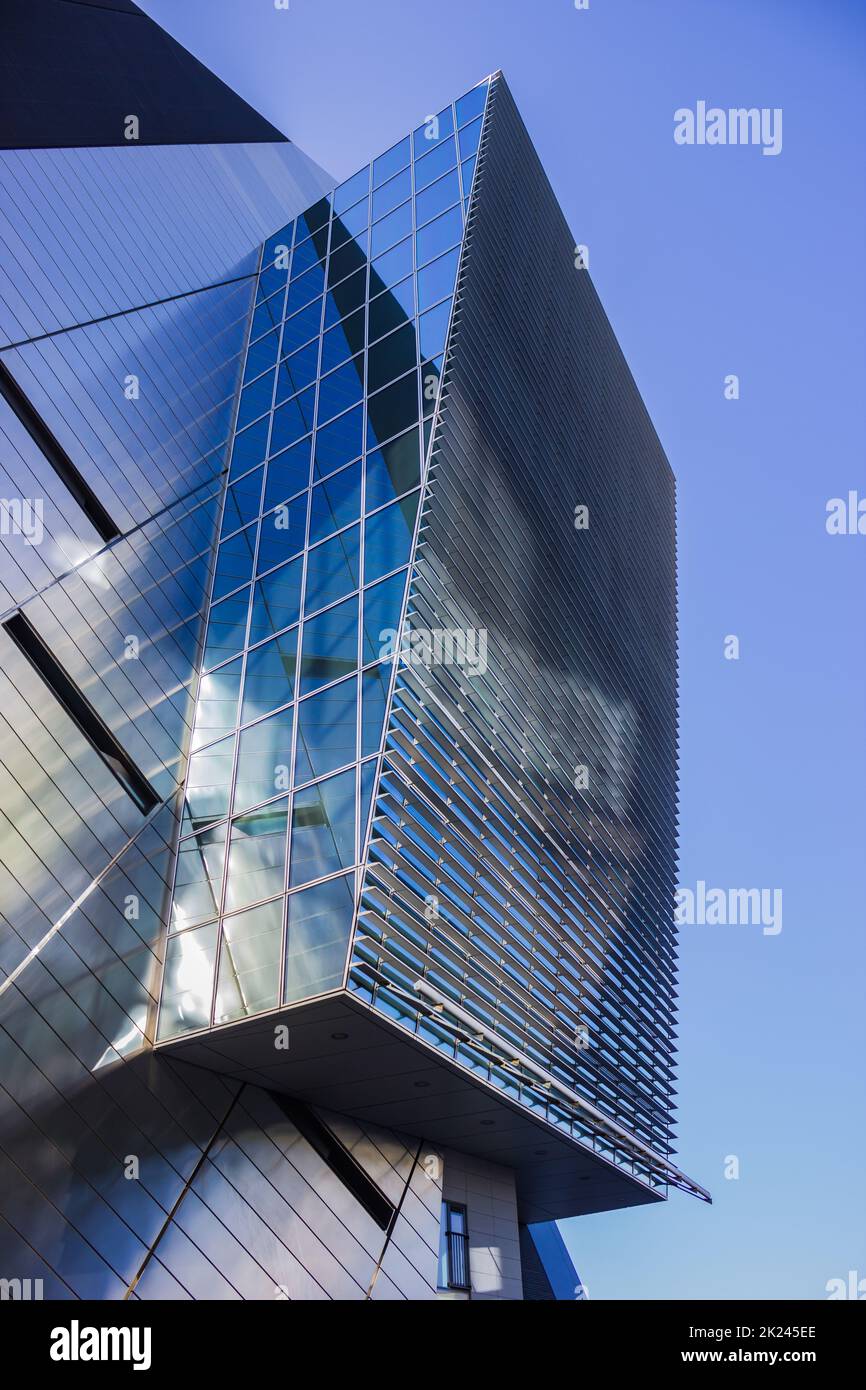 A picture of one of the buildings of the Facebook headquarters, in ...