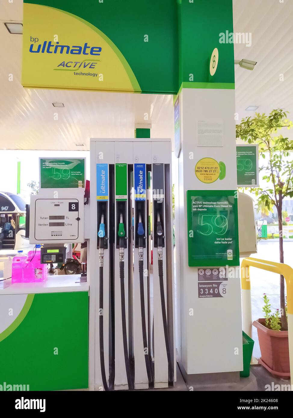 Bp shop logo bp filling hi-res stock photography and images - Alamy