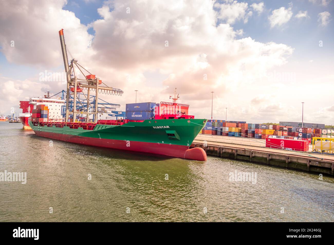 Amsterdam, Nederland - September, 2022: Cargo ship with containers ...