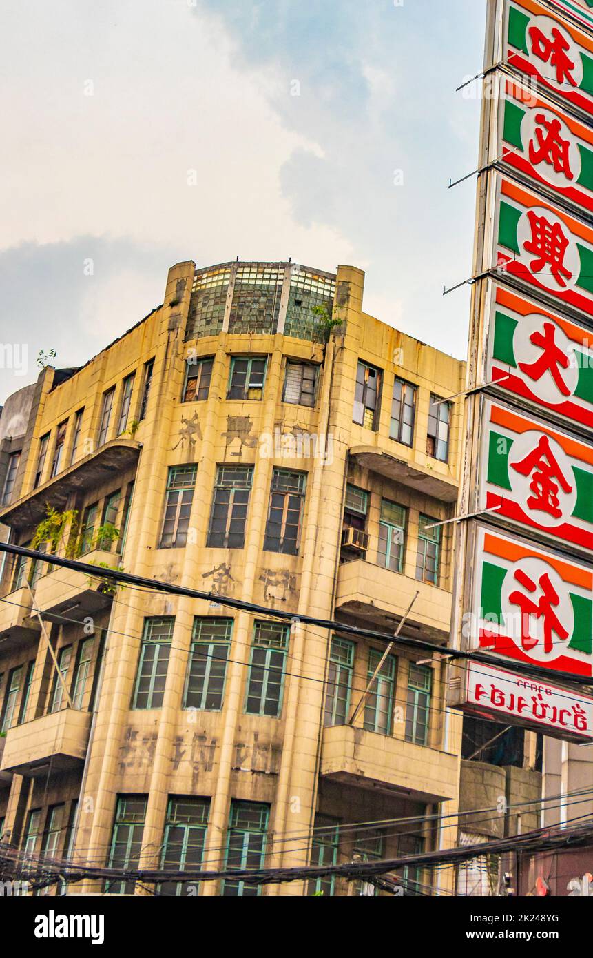 Bangkok Thailand 22. Mai 2018 Typical colorful signs and dark storm ...