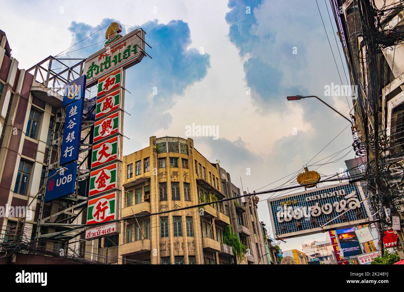 Bangkok Thailand 22. Mai 2018 Typical colorful signs and dark storm rainy clouds China Town on ...