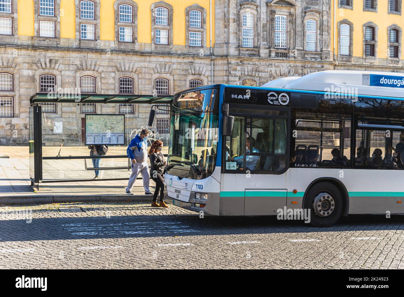 Bus portugues hi-res stock photography and images - Alamy