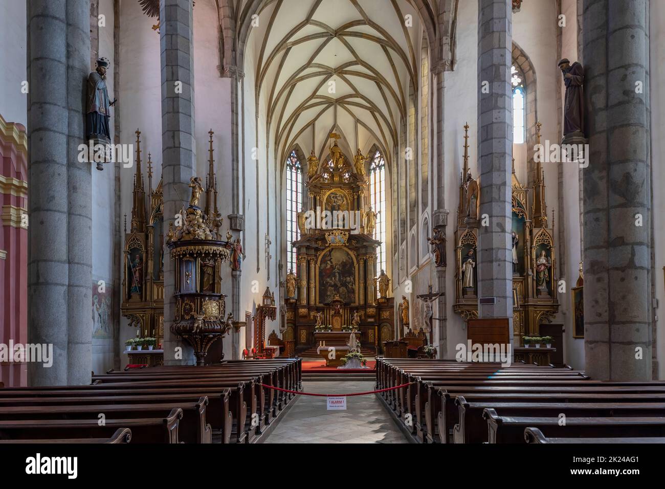 Three nave building hi-res stock photography and images - Alamy