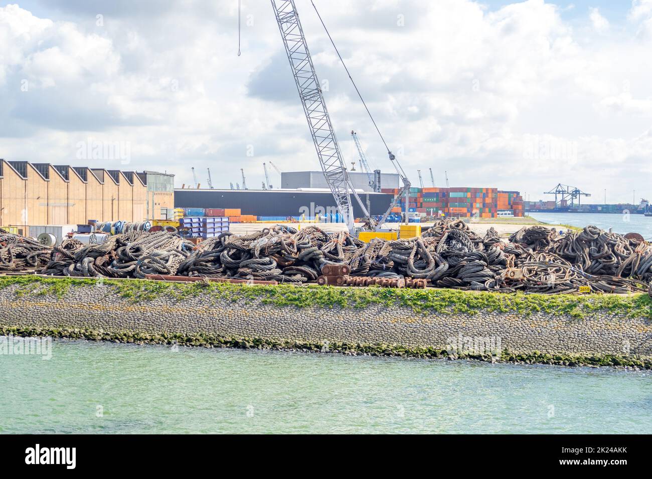 Amsterdam, Nederland - September, 2022: Cargo ship with containers ...