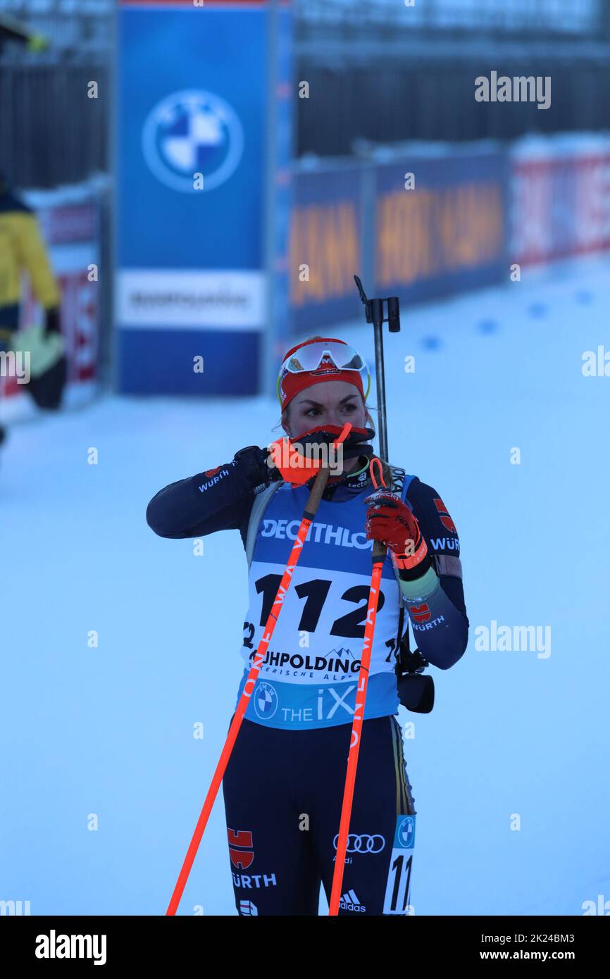 Hanna Kebinger (SC Partenkirchen) im Ziel beim IBU Biathlon Weltcup ...