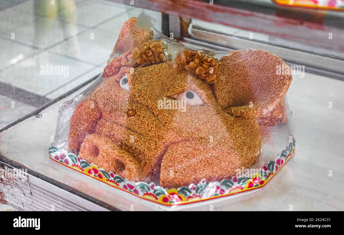 Chinese love to eat pork and pork faces sesame peanut cake China Town ...