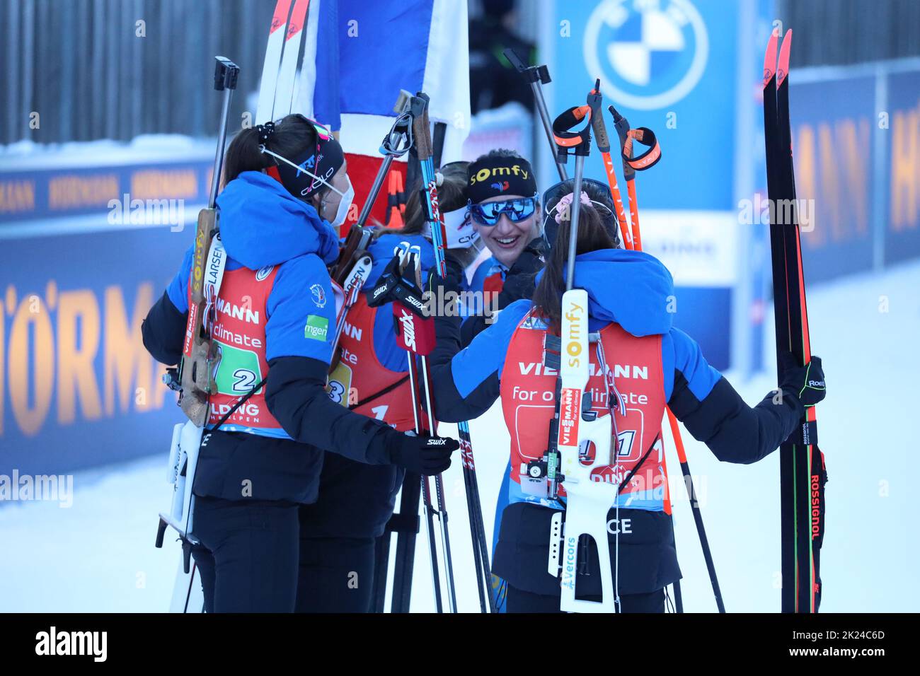 Das Team Anais Chevalier-Bouchet, Chloe Chevalier, Justine Braisaz ...