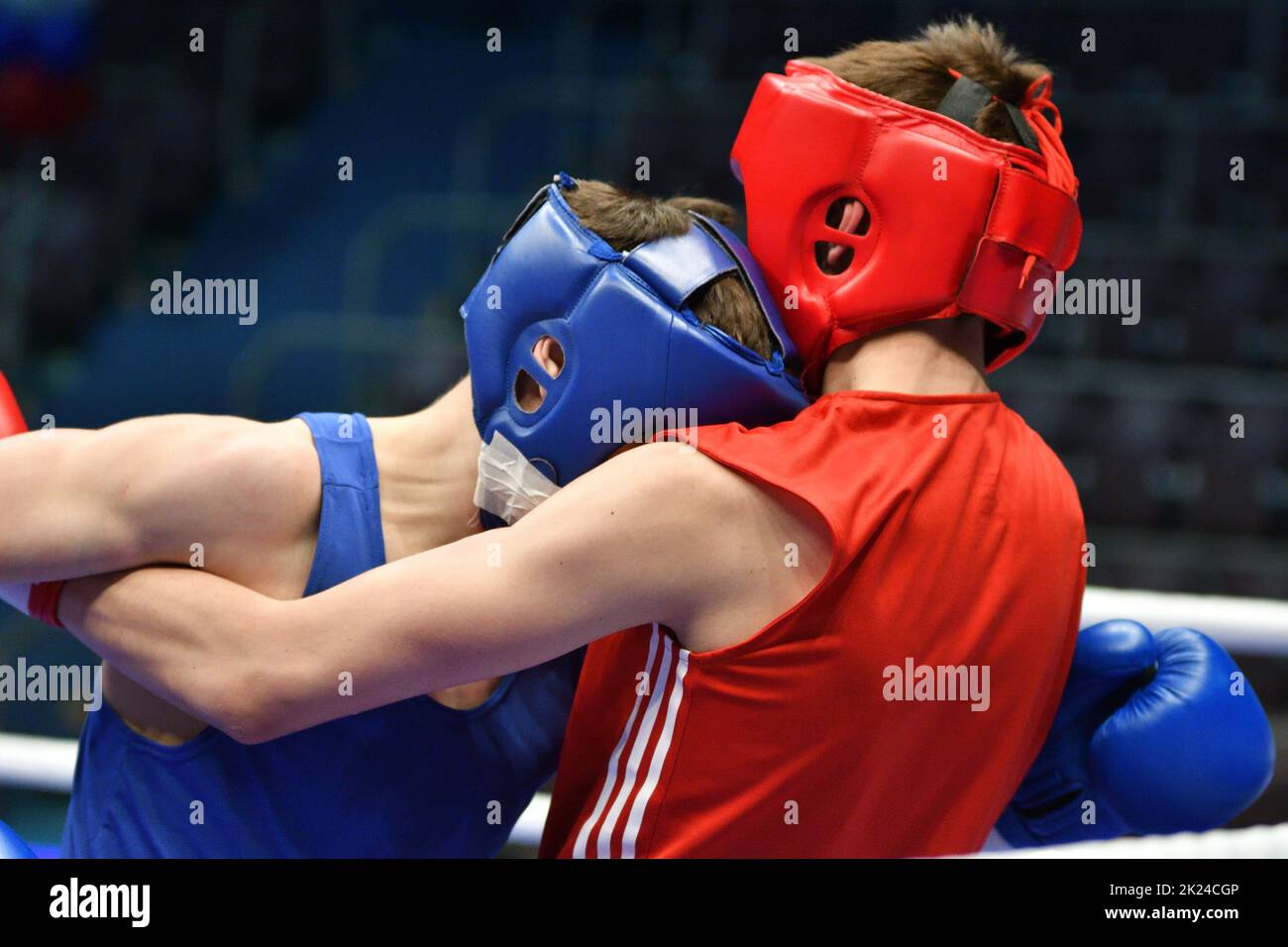 Two boys boxing in ring hi-res stock photography and images - Alamy