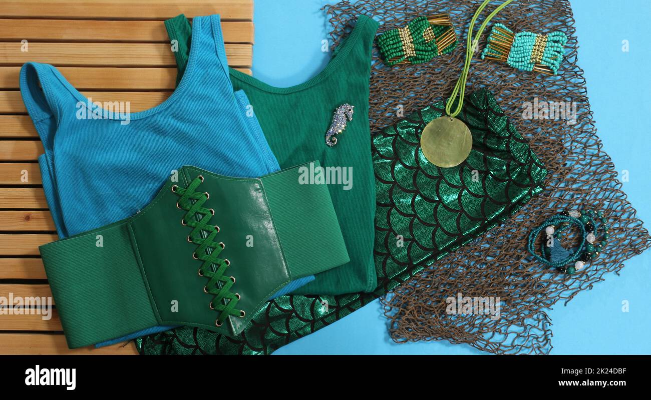 Mermaid necklace hi-res stock photography and images - Alamy