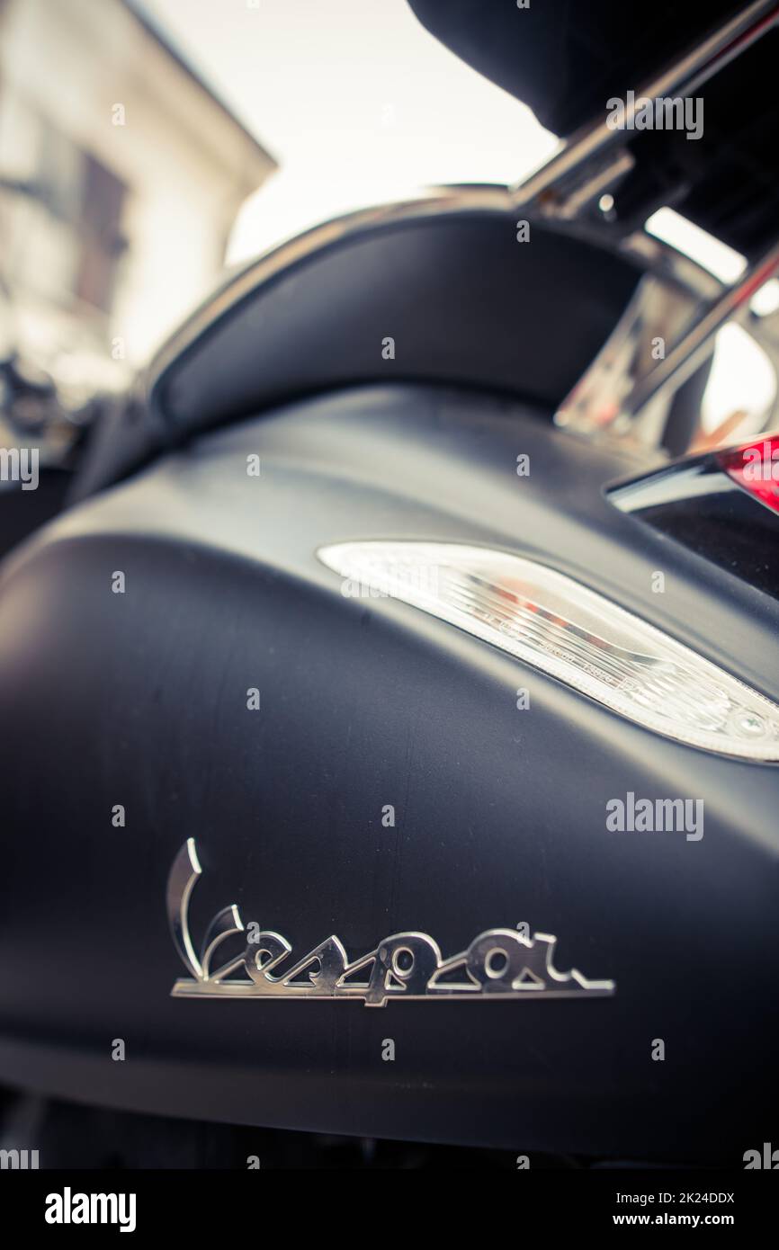 Vespa Logo Wallpaper