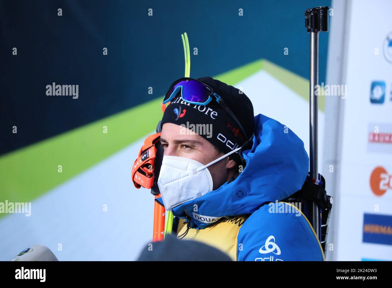 Quentin Fillon Maillet (Frankreich / France) beim Siegerinterview nach ...