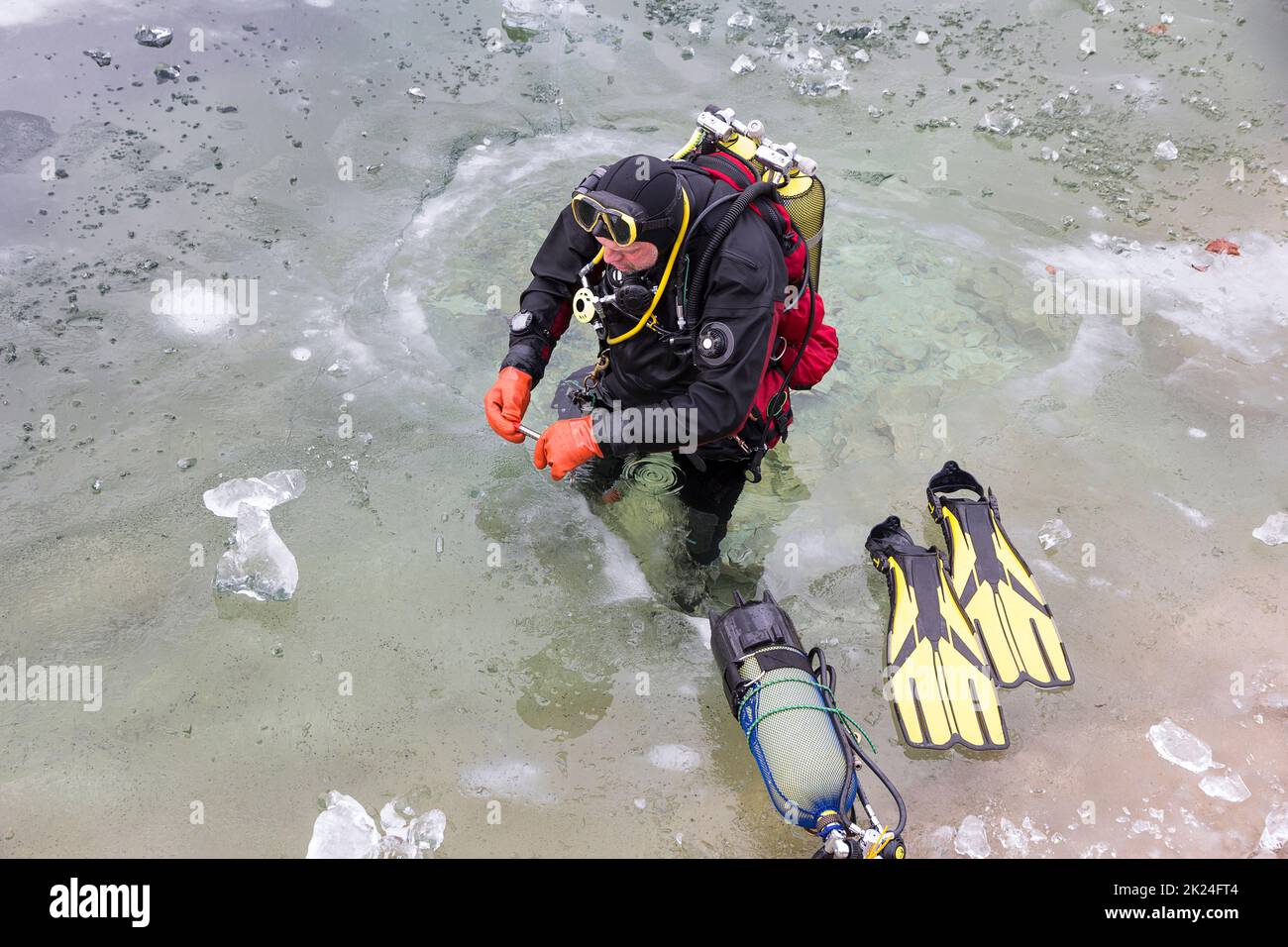Ice diver hi-res stock photography and images - Alamy