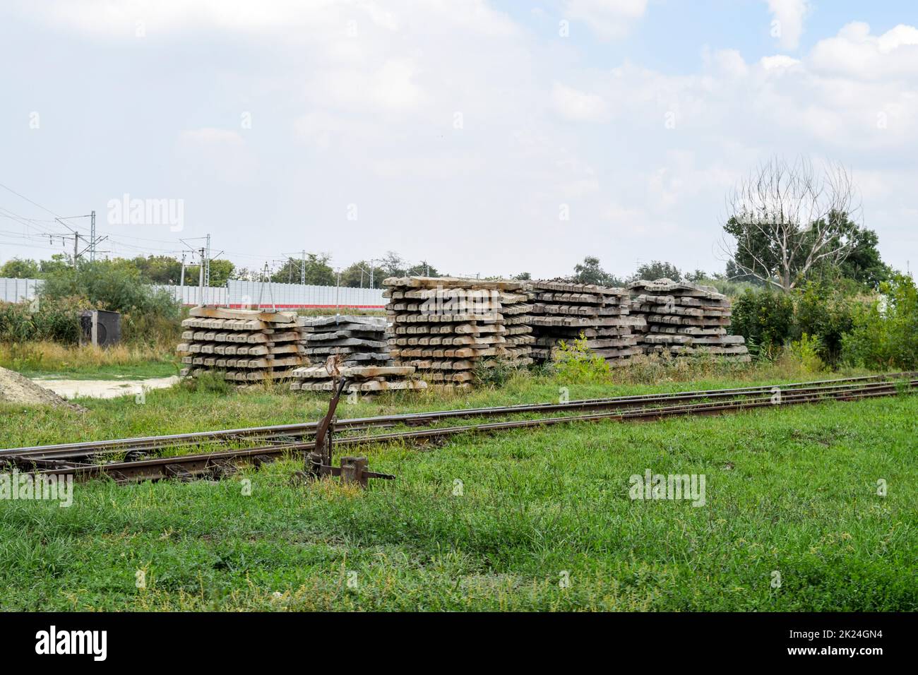 Concrete sleepers stack hi-res stock photography and images - Alamy