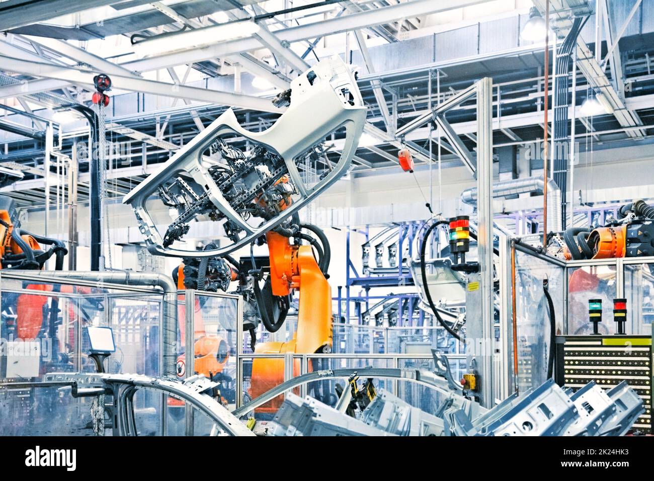 robotic arms in a car factory Stock Photo - Alamy