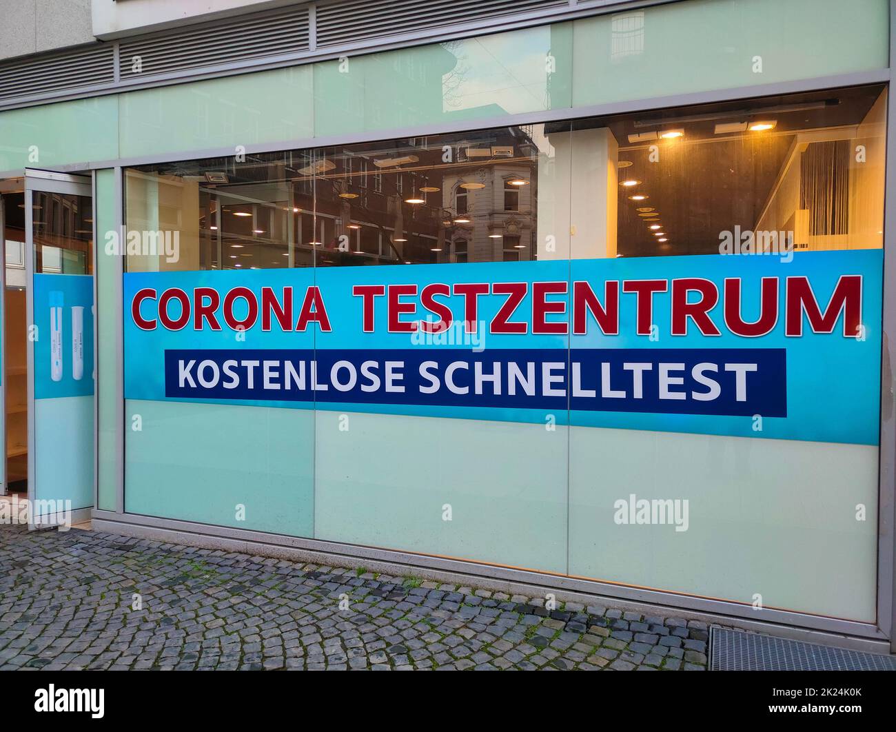 Quick test centre hi-res stock photography and images - Alamy