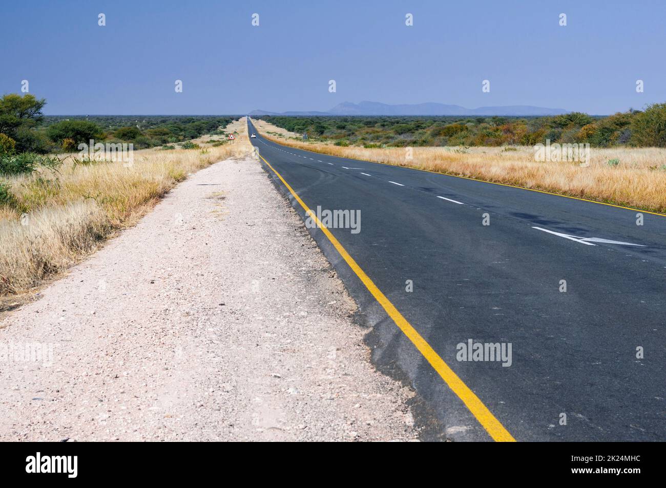 Straight road right horizontal hi-res stock photography and images - Alamy