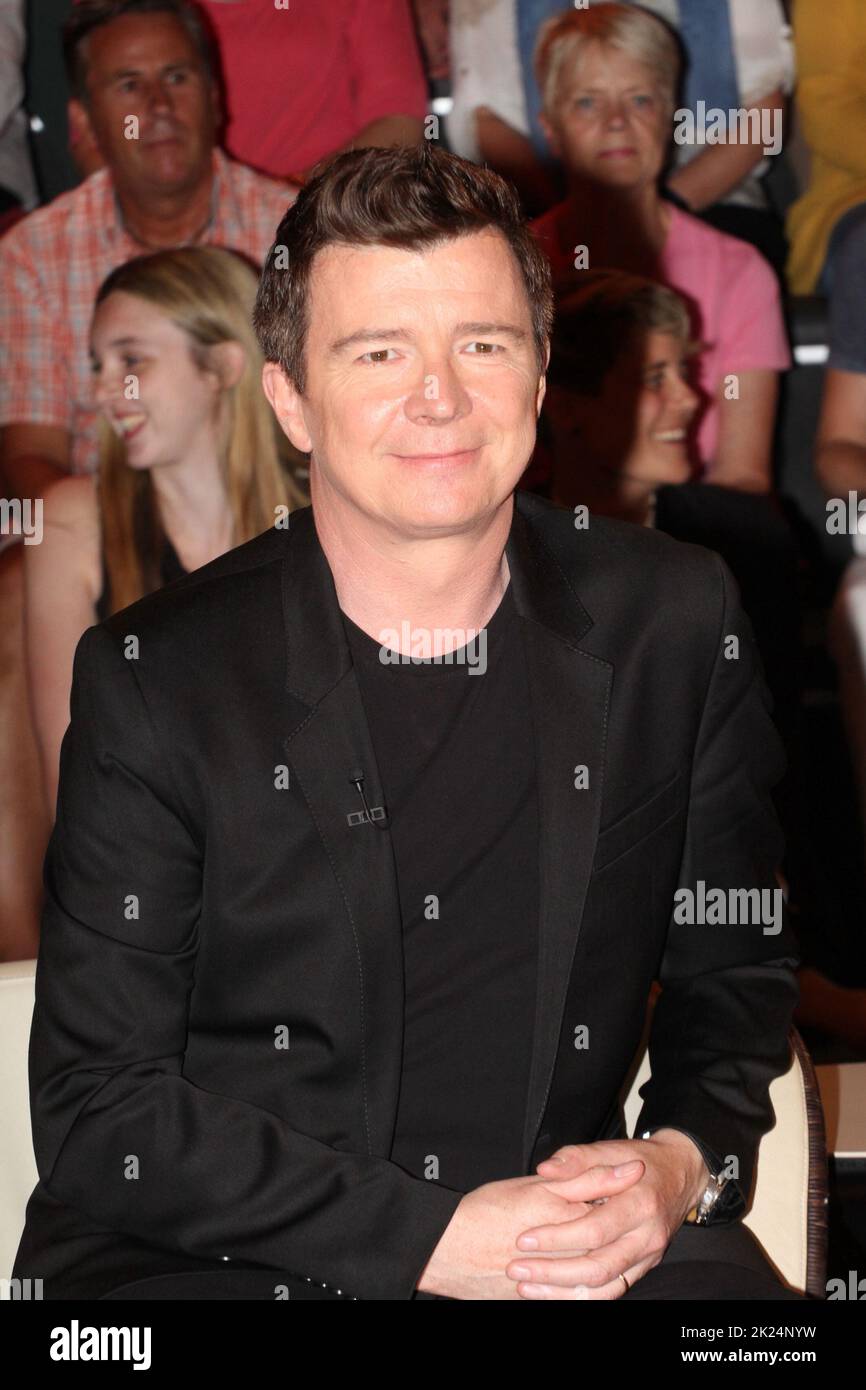 Rick astley singer songwriter hi-res stock photography and images - Alamy