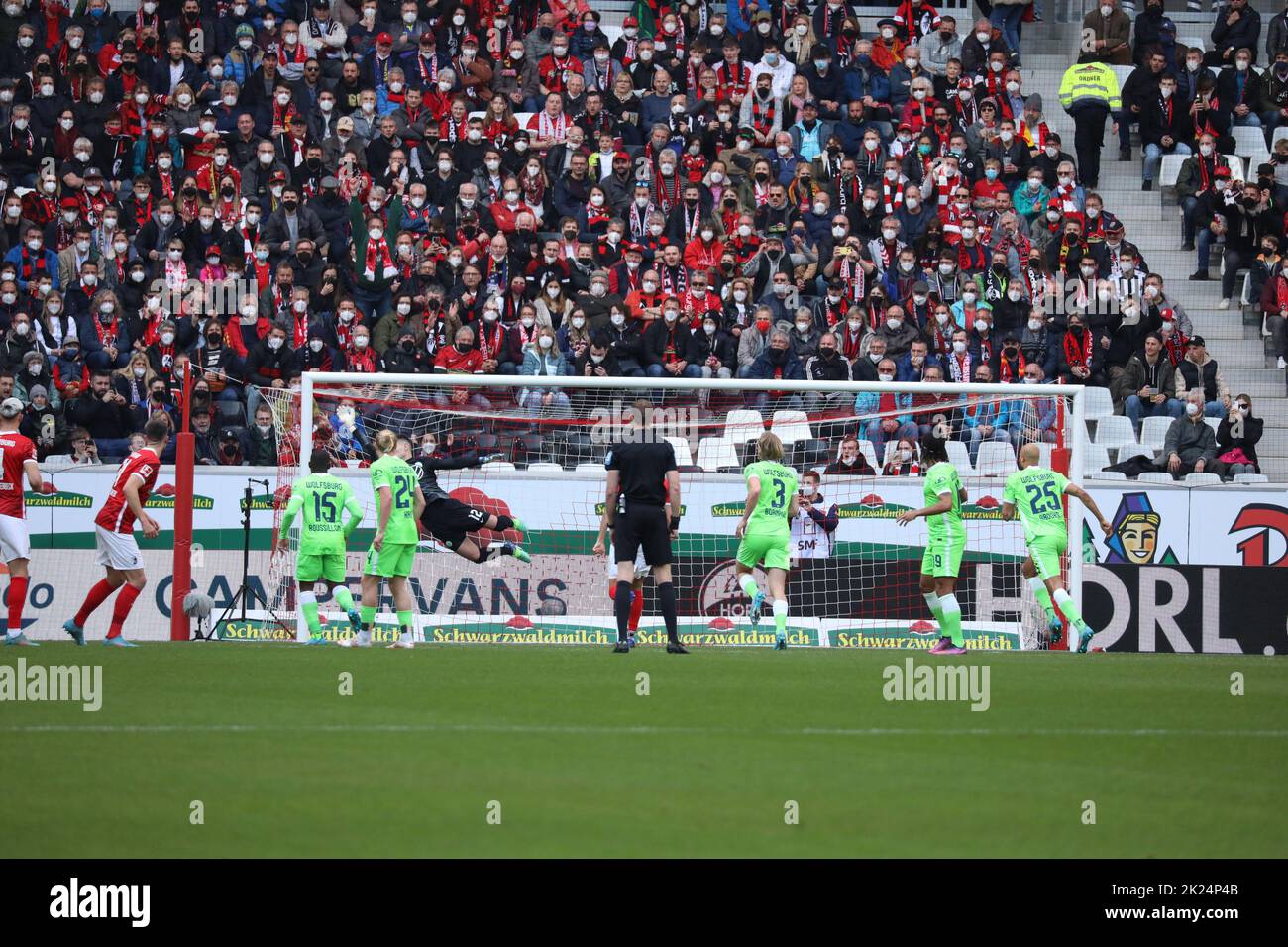 Torwart pavao pervan vfl wolfsburg hi-res stock photography and images ...