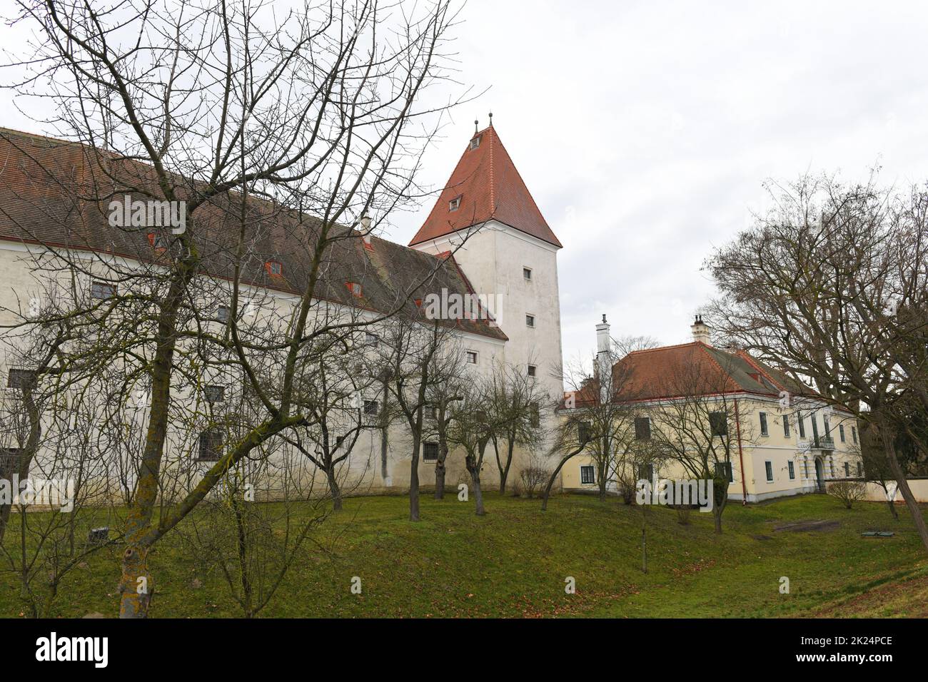 Schloss Orth an der Donau in Niederösterreich - Orth Castle on the ...