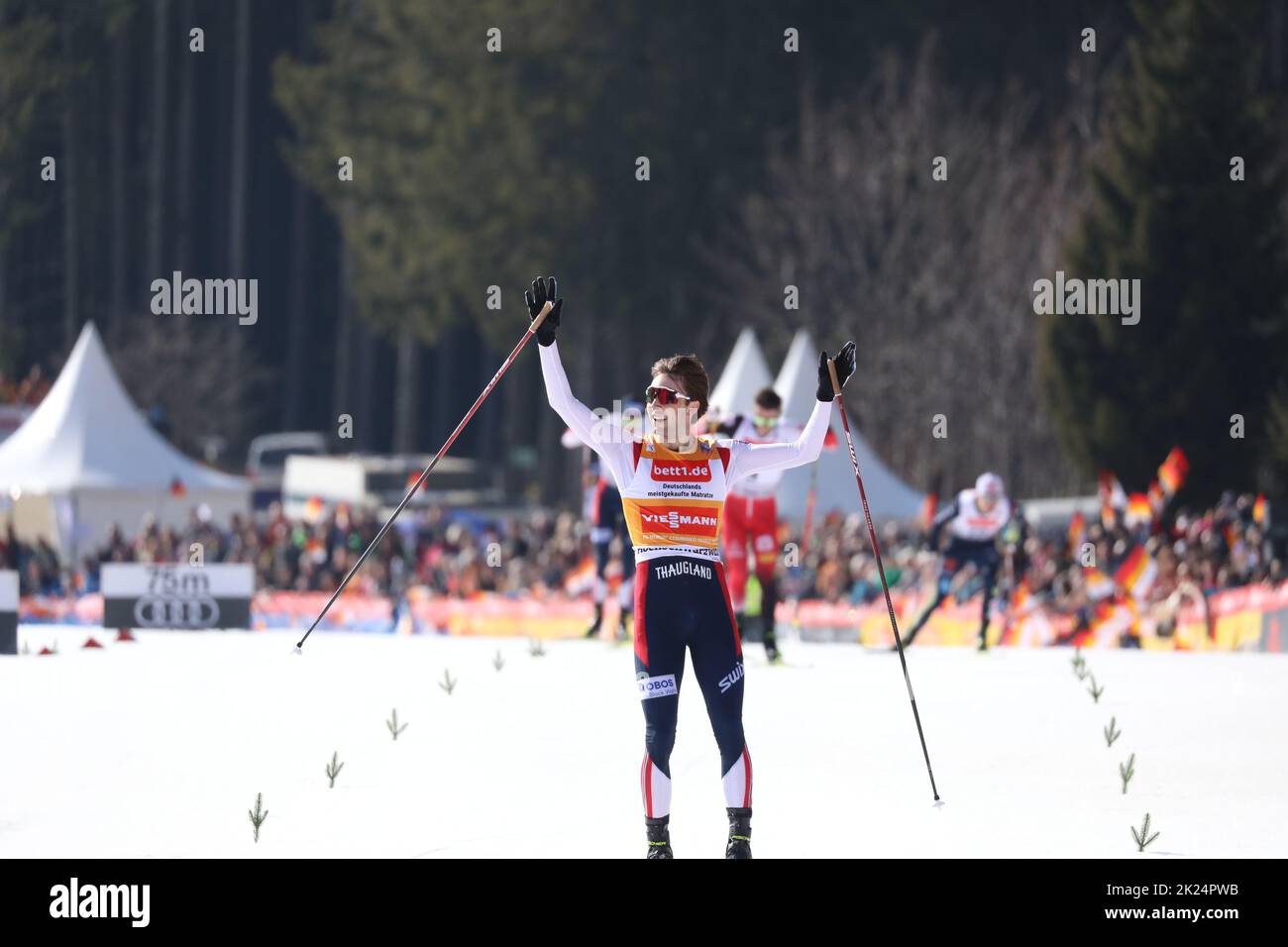 Jarl Magnus Riiber (Norwegen) beim Zieleinlauf in Schonach Nordische ...