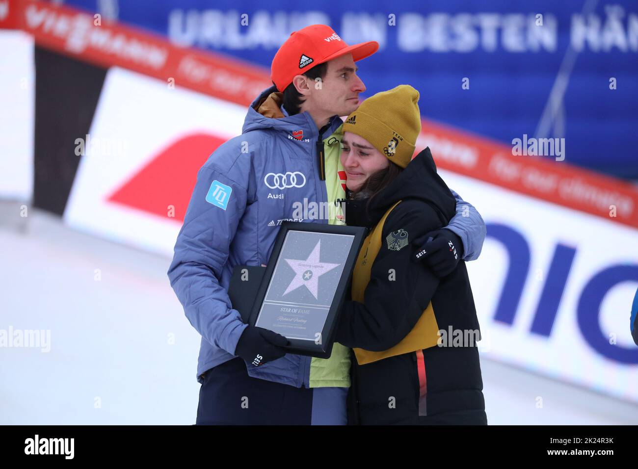 Skispringer Richard Freitag hat sich am Samstag vor großer Kulisse vom ...
