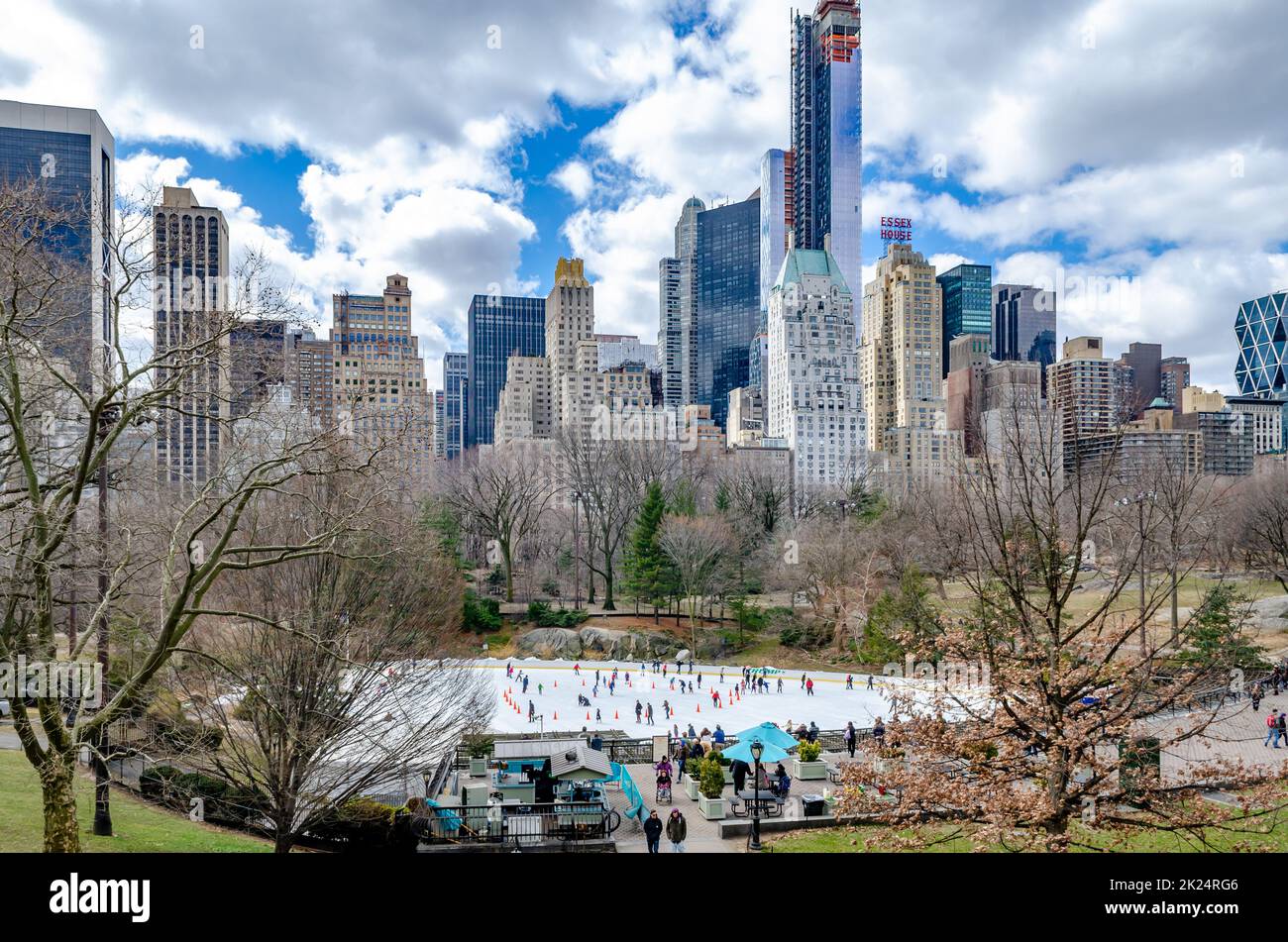 Wide view famous ice rink hi-res stock photography and images - Alamy
