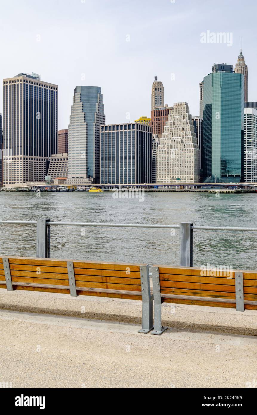 Skyline of Manhattan, New York City, view from waterfront in Brooklyn ...