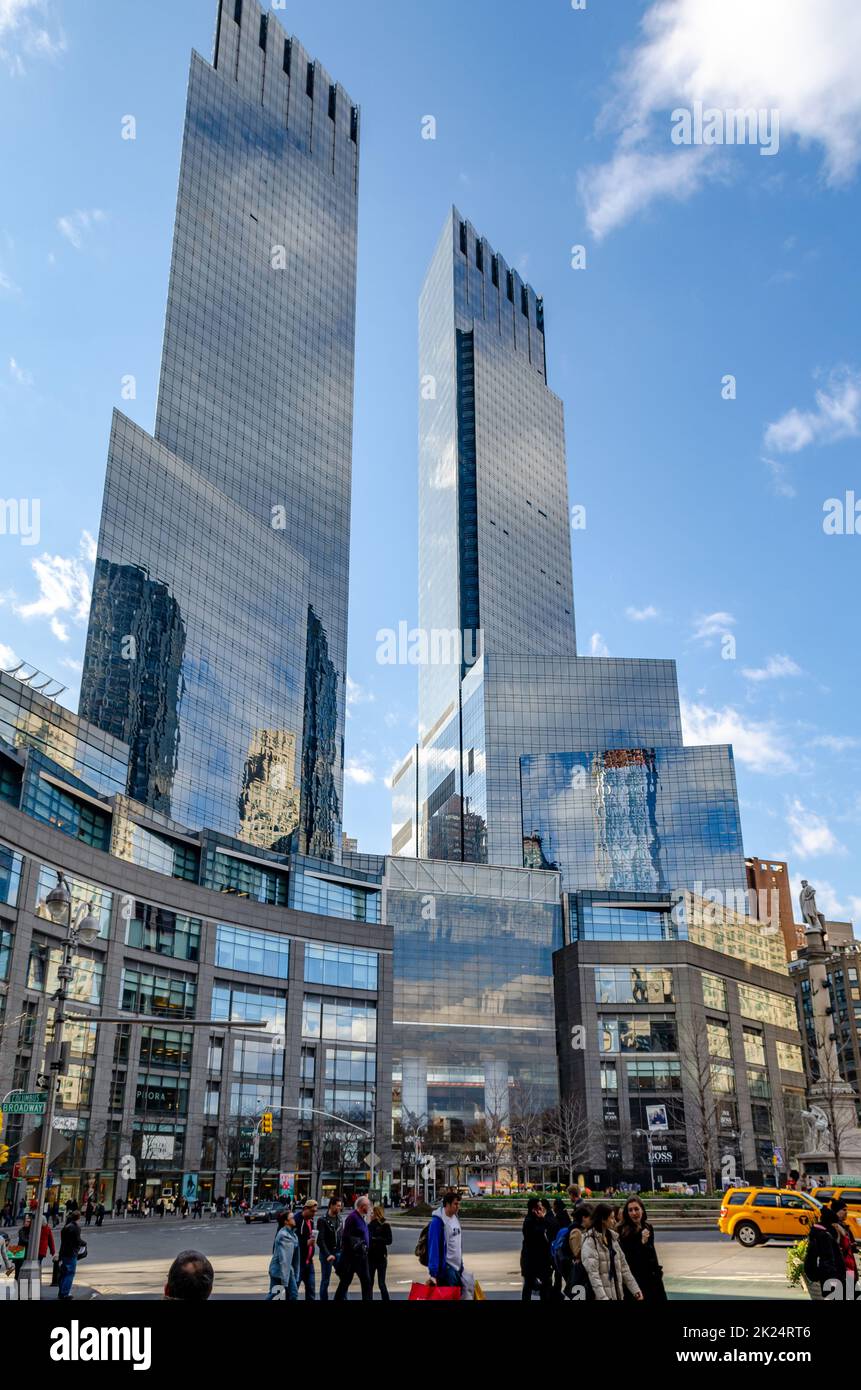 Time warner center and skyline hi-res stock photography and images - Alamy