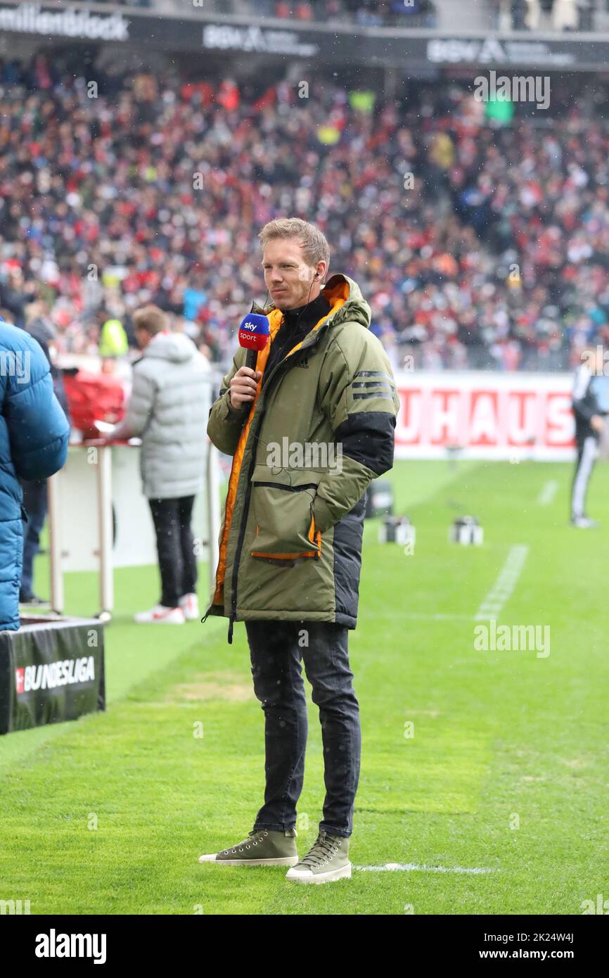 Julian Nagelsmann (FC Bayern München) beim SKY-Interveriew vor dem ...