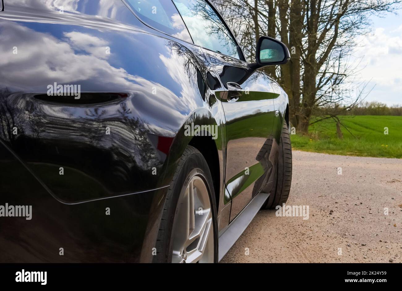 Vintage mustang car side angle hi-res stock photography and images - Alamy