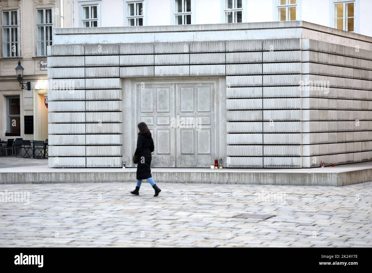 Persecution of the jews by the nazi regime hi-res stock photography and ...