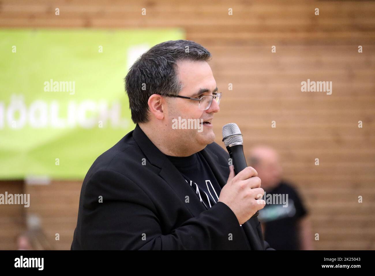 Uwe stasch zweiter vorsitzender und hallensprecher eisvogel usc ...