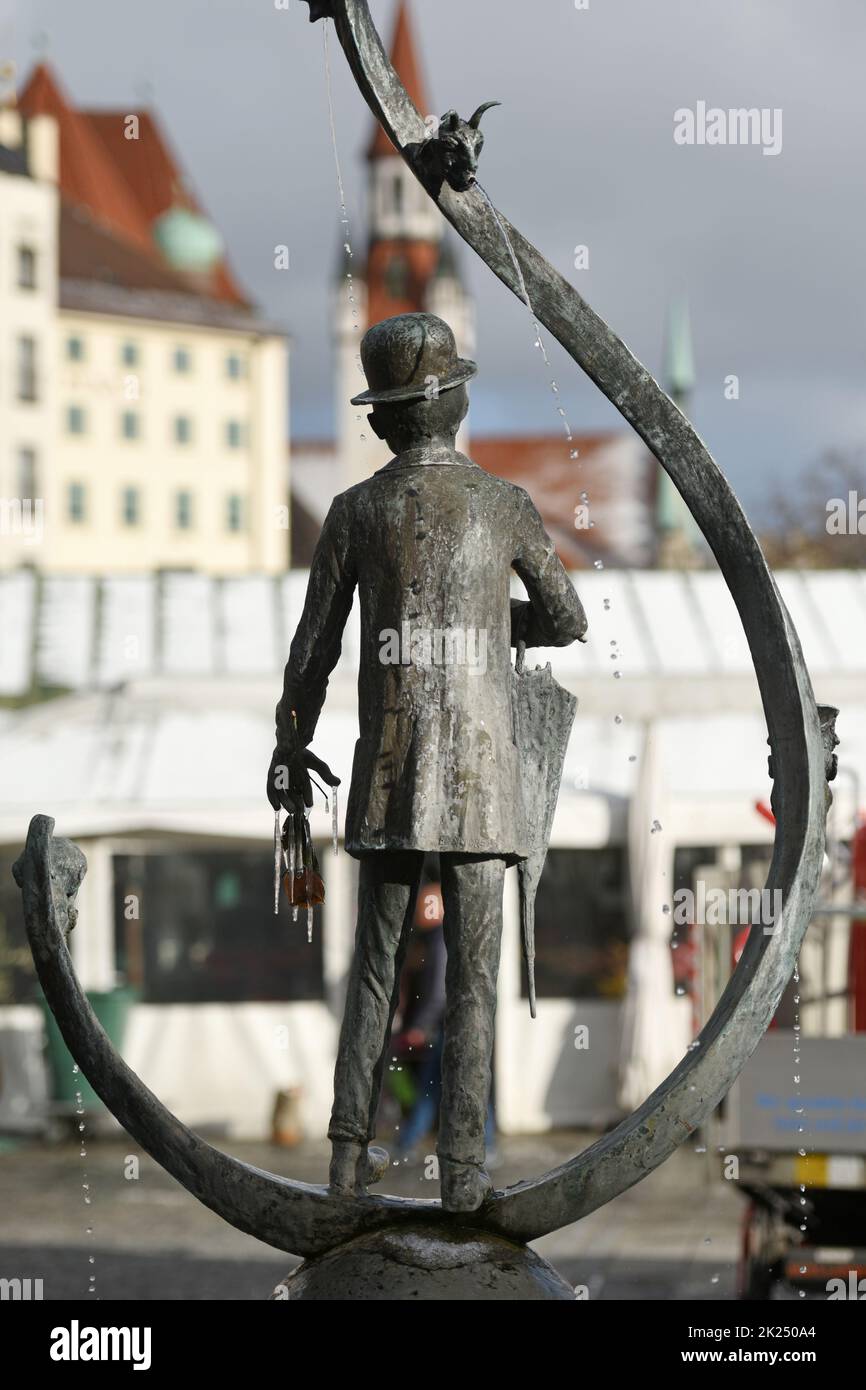 Statue des berühmten Komikers Karl Valentin auf dem Viktualienmmarkt in ...