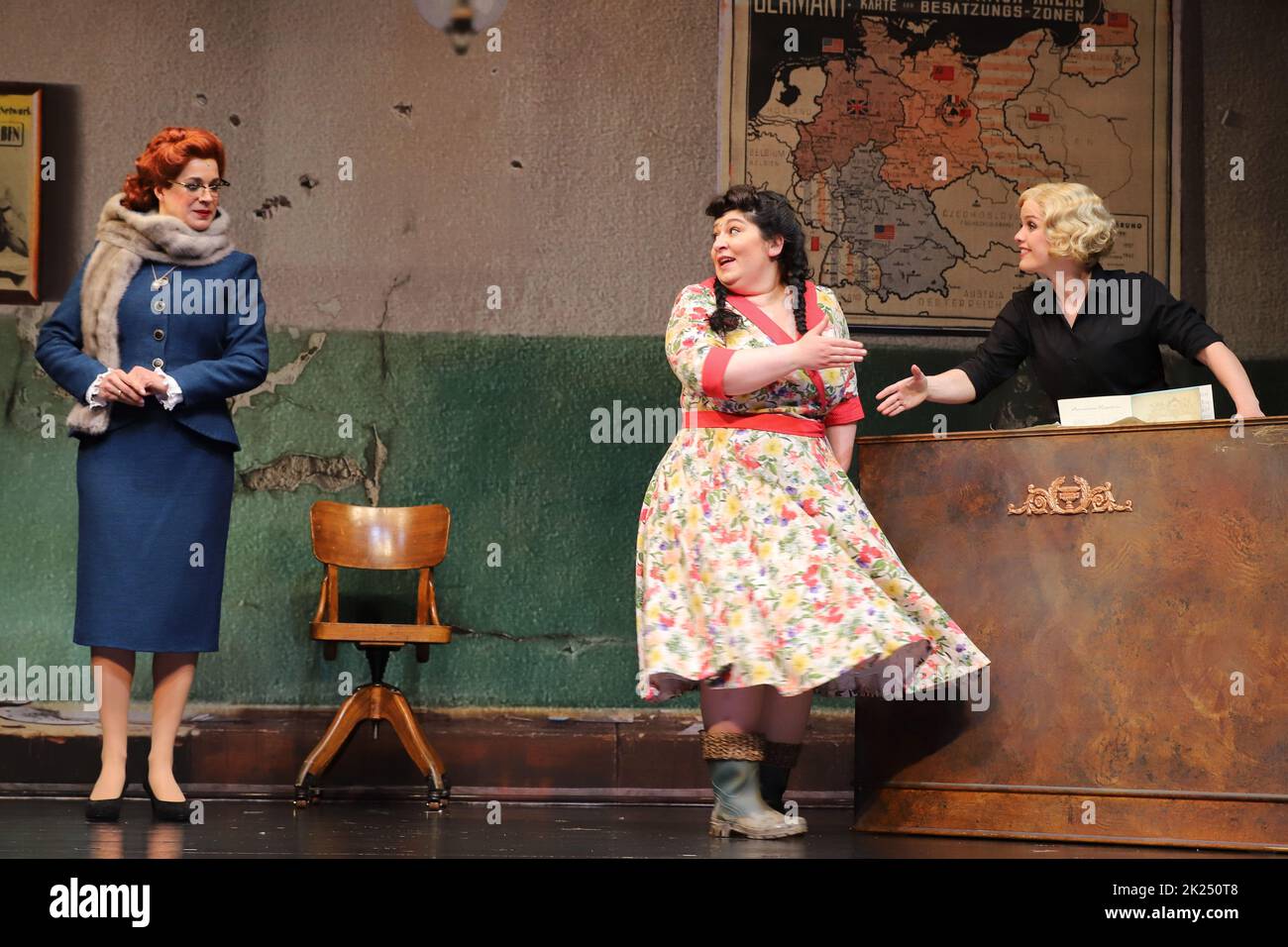 "Dat Frollein Wunner" Nele Larsen, Caroline Kiesewetter, Tanja Bahmani ...